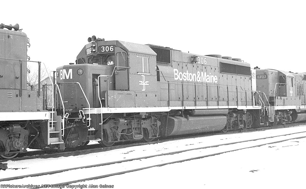 B&M GP-40-2 306